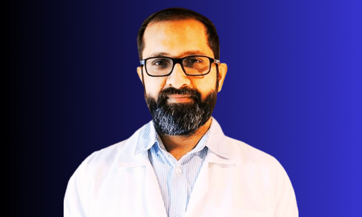 Mumbai Doctor Donates Liver to Ailing Father in Surgery Led by Dr ...